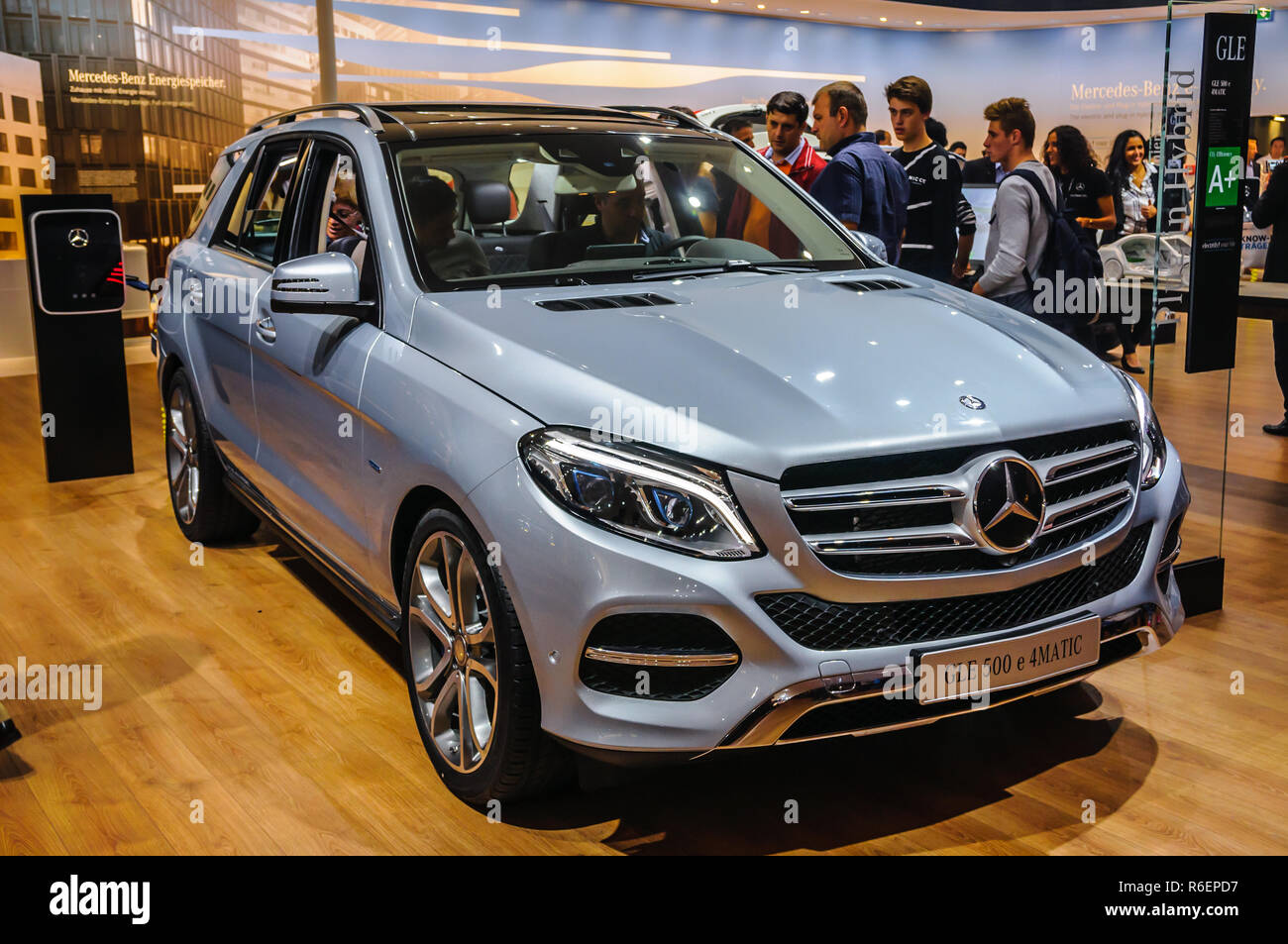 Mercedes benz gle 500 4matic hi-res stock photography and images - Alamy