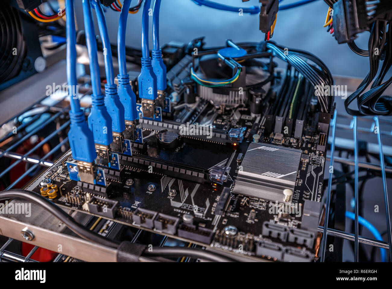 Mining rig hi-res stock photography and images - Alamy