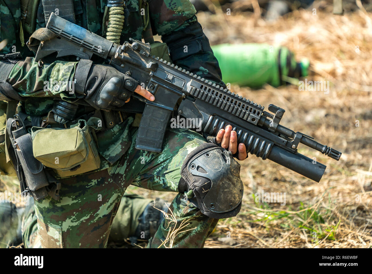 Soldier ready for war combat Stock Photo - Alamy