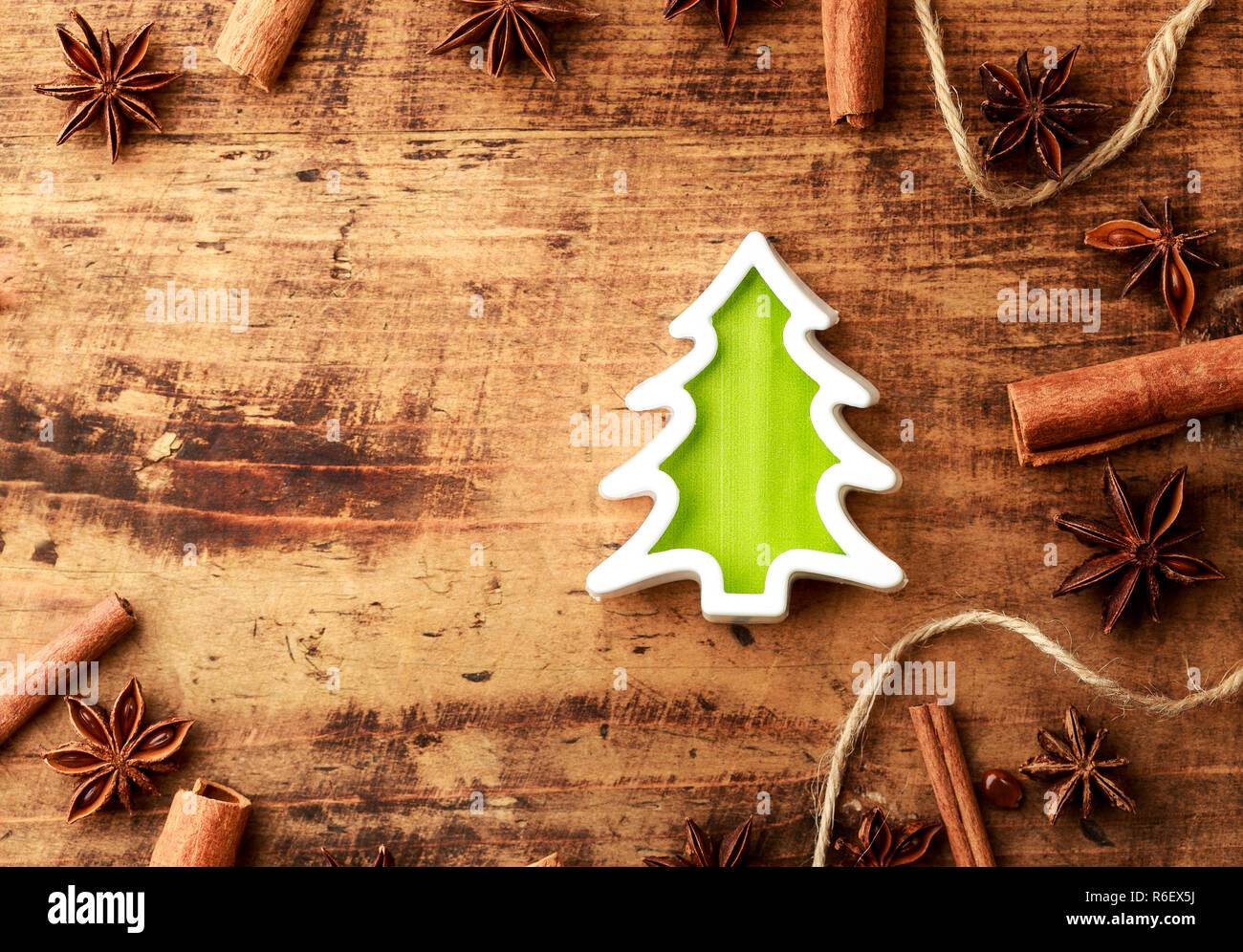 Christmas cooking tree shape with anise star and cinnamon sticks ...