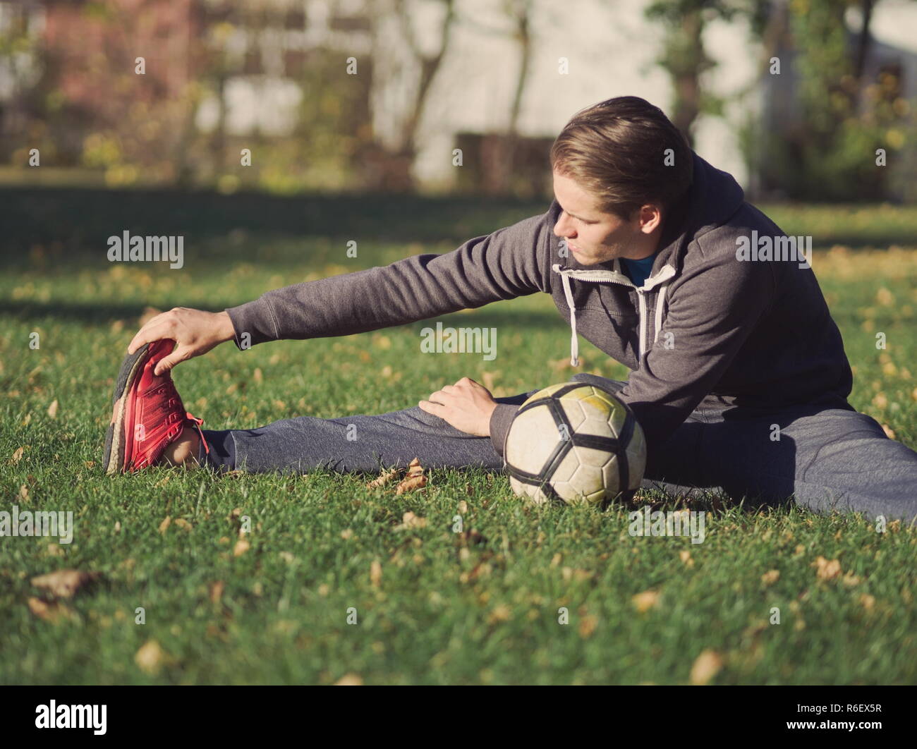 Soccer exercise stretch hi-res stock photography and images - Alamy