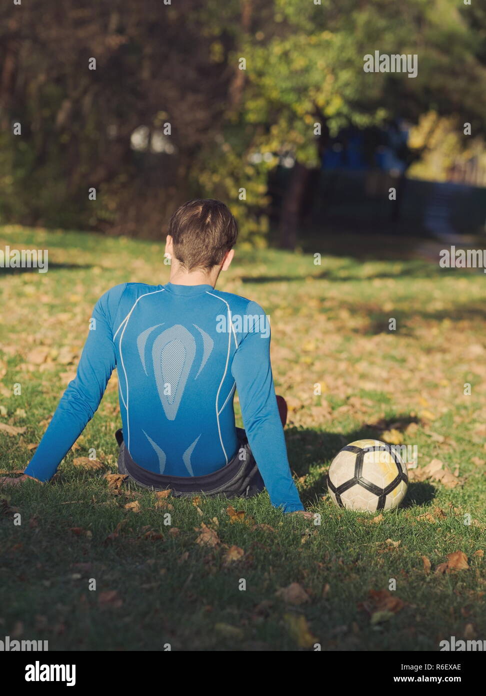 Soccer player back view hi-res stock photography and images - Alamy