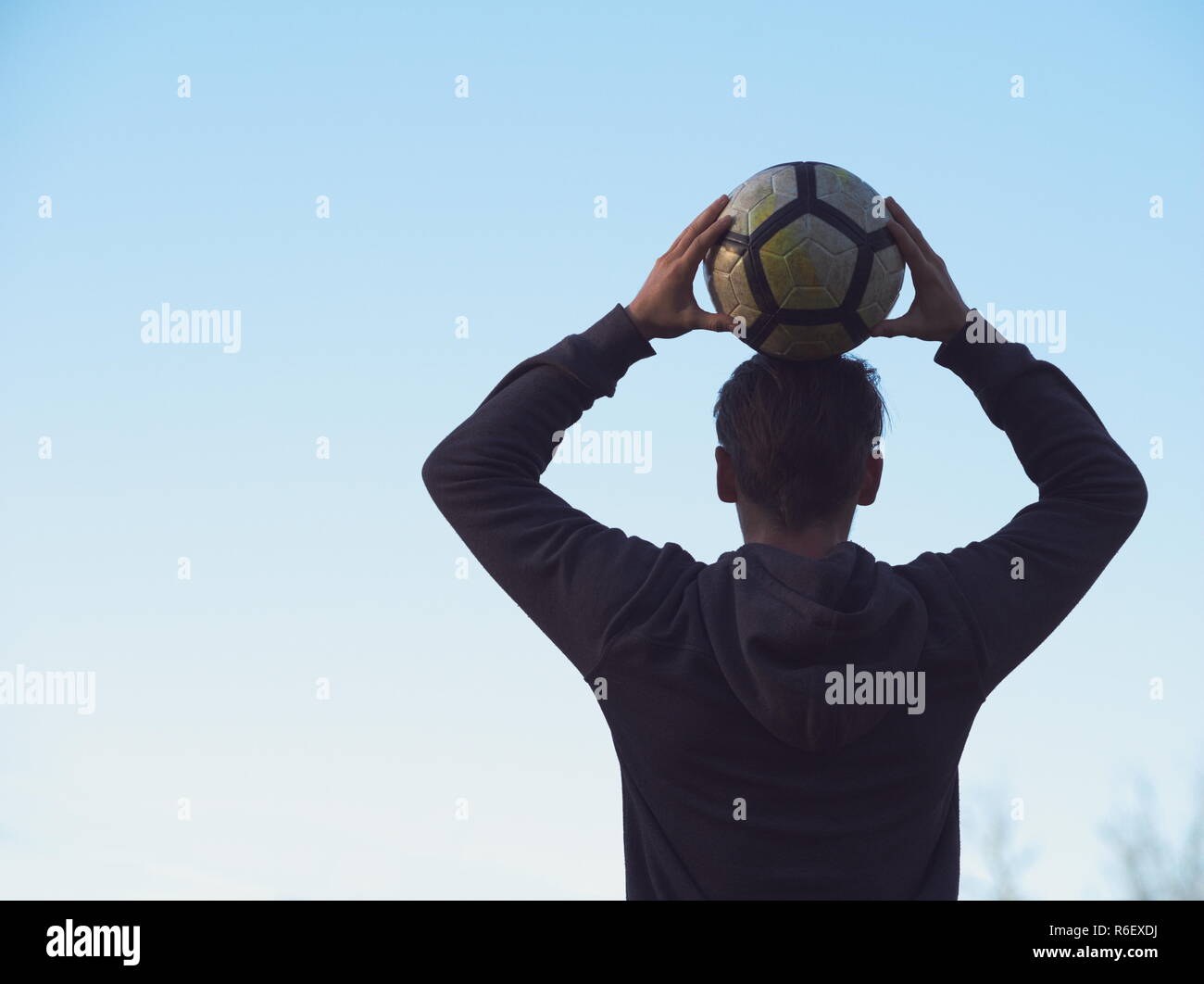 Soccer player back view hi-res stock photography and images - Alamy