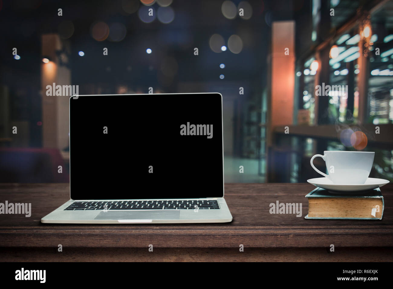 Restaurant kitchen display screen hi-res stock photography and images ...