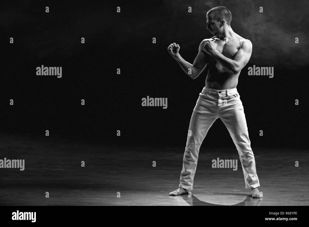 Muscular body ready Black and White Stock Photos & Images - Alamy