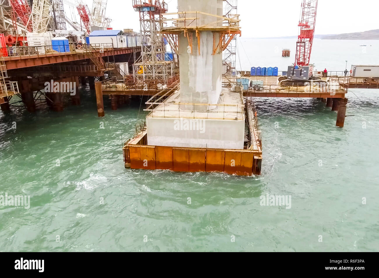 Construction of the bridge. Engineering facilities for the construction ...