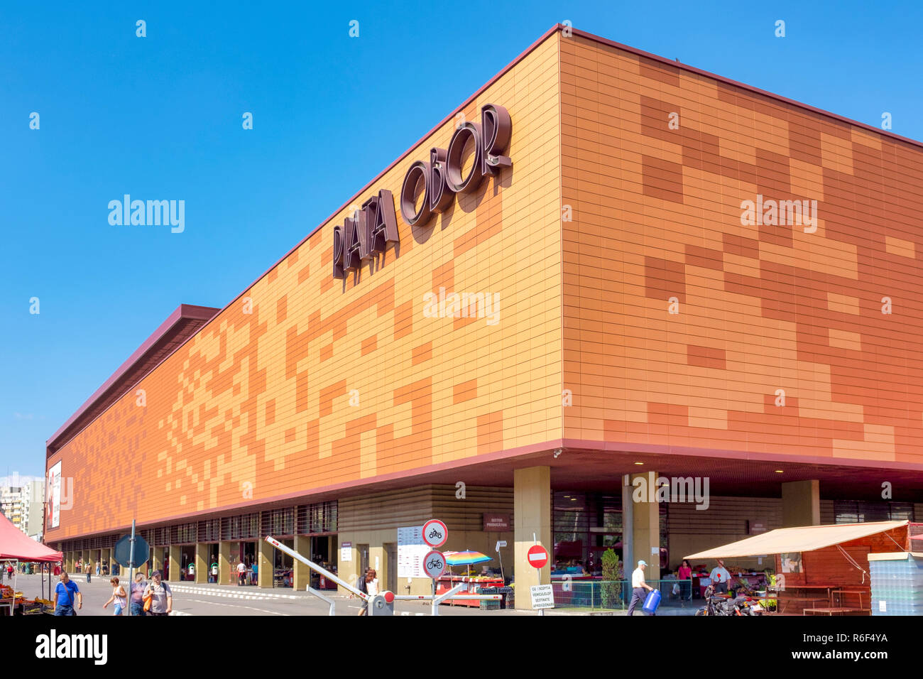 New obor market (Piața Obor) Bucharest, Romania Stock Photo - Alamy