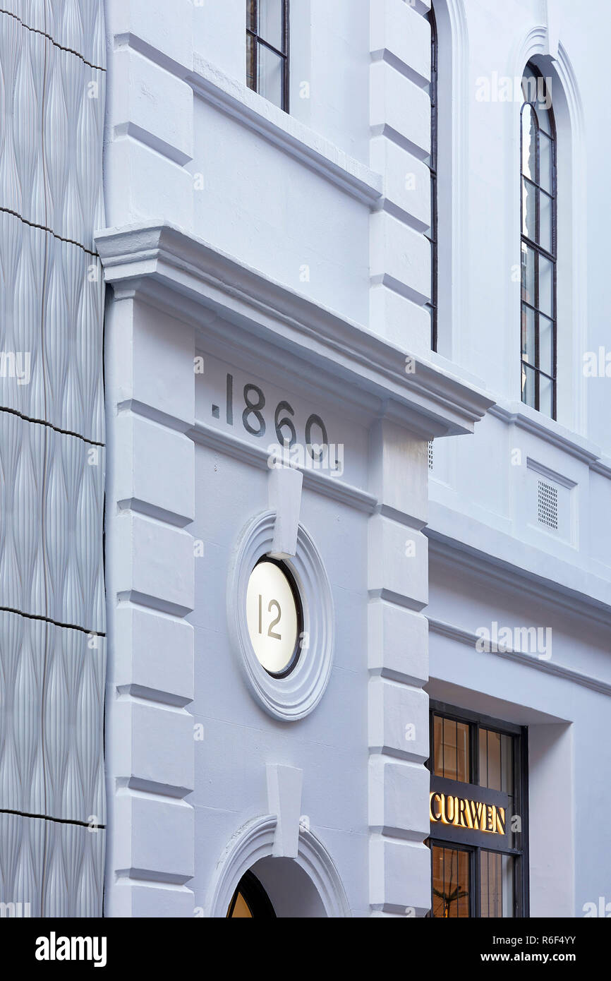 Glazed white terracotta facade hi-res stock photography and images - Alamy