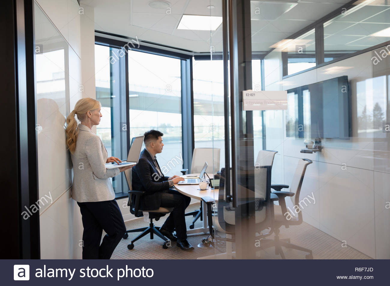 Men presentation business hi-res stock photography and images - Alamy