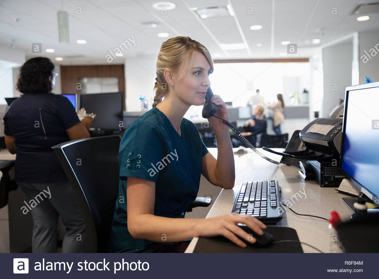 Nurse phone computer hi-res stock photography and images - Alamy