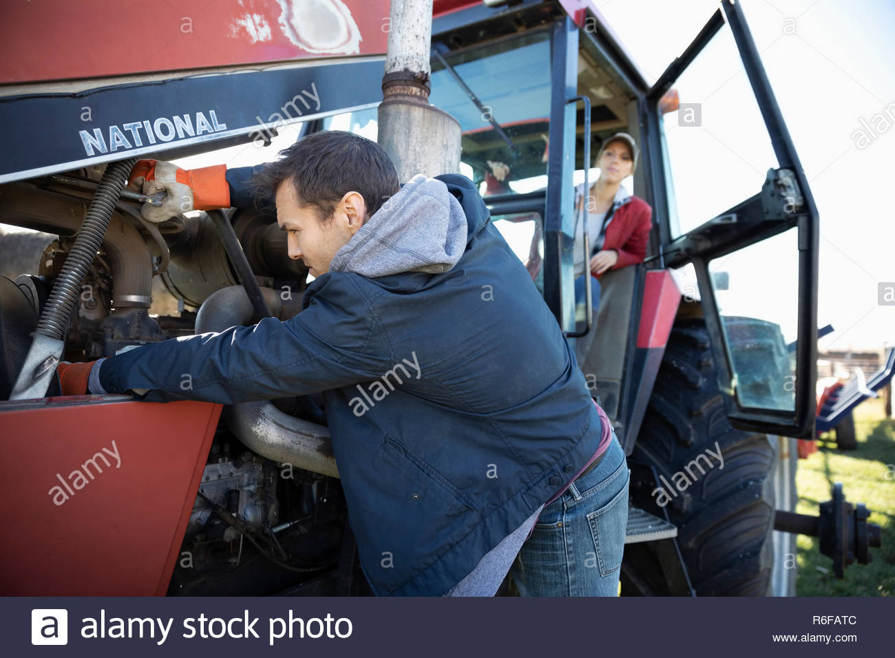 Native american couple farm hi-res stock photography and images - Alamy