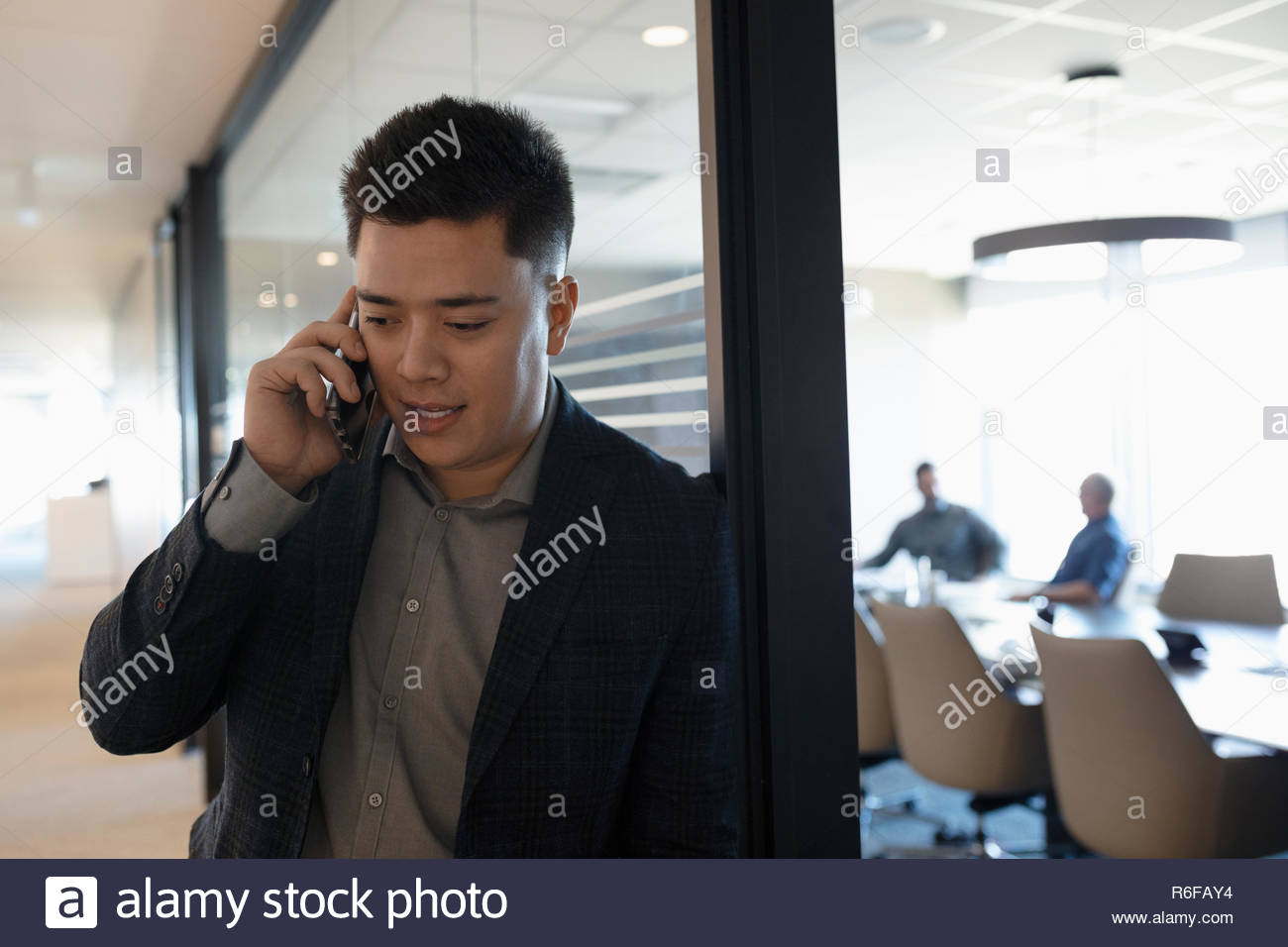 Black men talking outside hi-res stock photography and images - Alamy