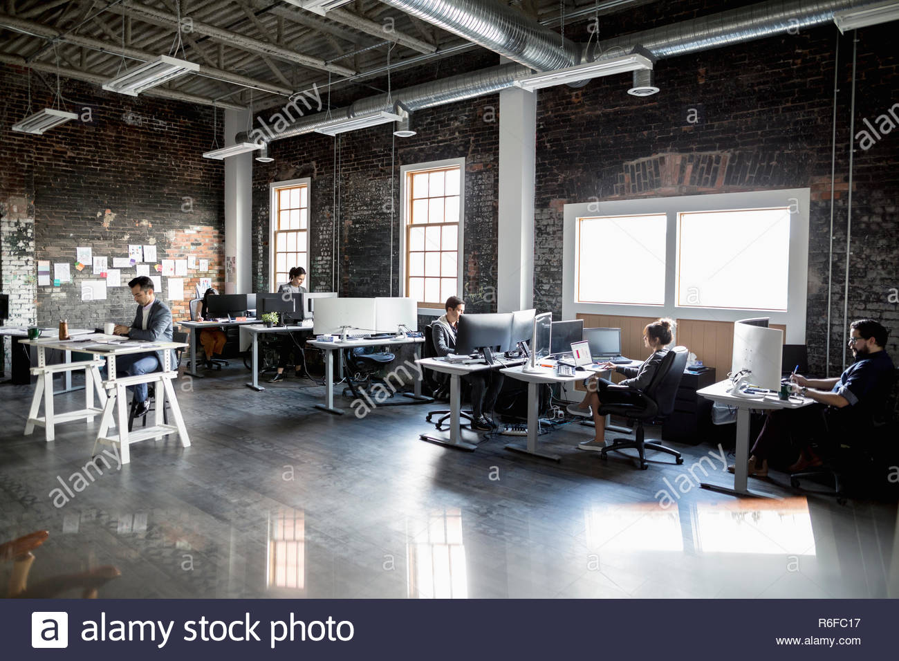 Loft studio working space hi-res stock photography and images - Alamy