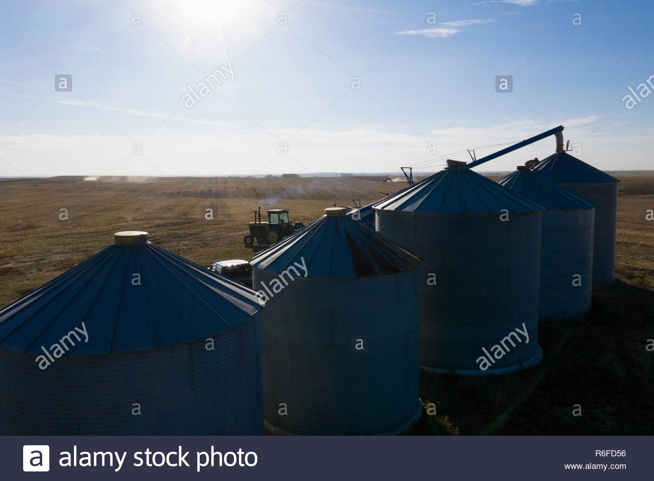 Row of silos hi-res stock photography and images - Alamy