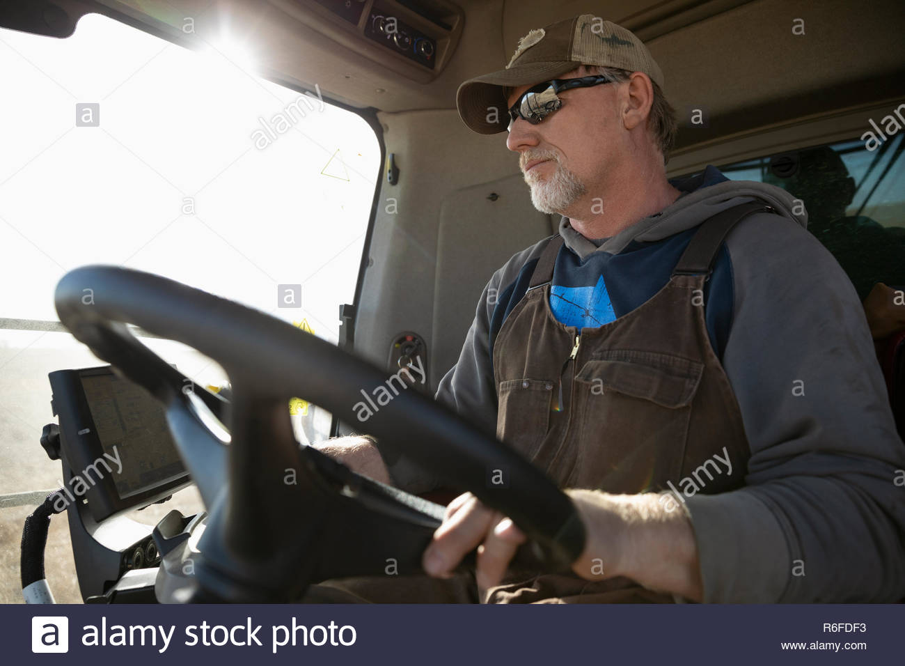 Driving combine hi-res stock photography and images - Alamy