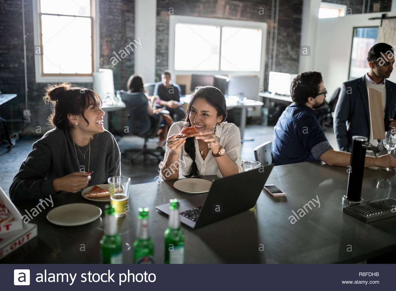 People enjoying eating and drinking hi-res stock photography and images ...