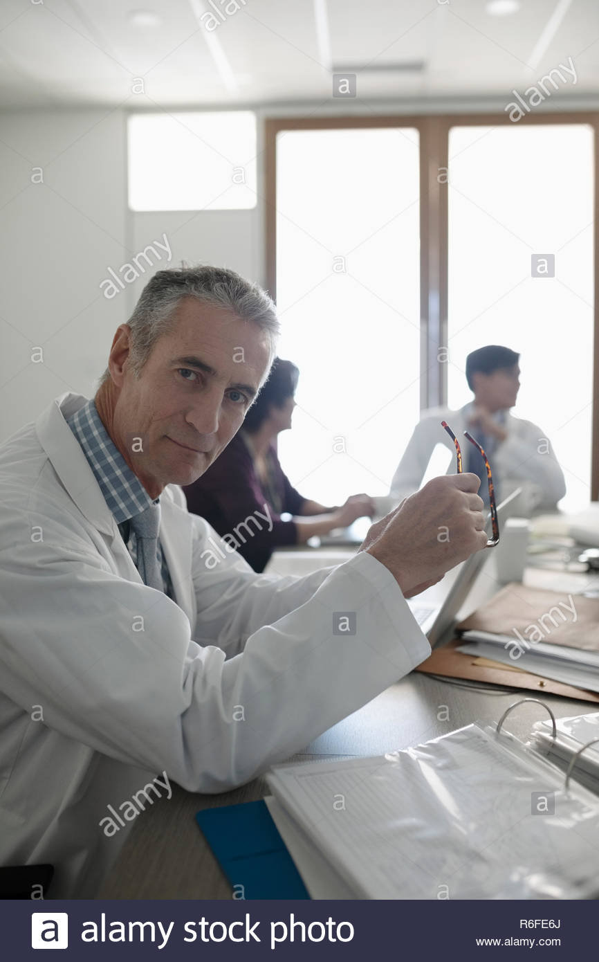 Doctor conference room hi-res stock photography and images - Alamy