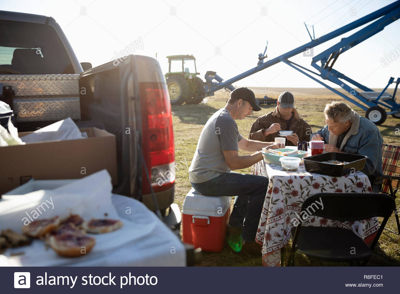 Business man lunch break hi-res stock photography and images - Alamy