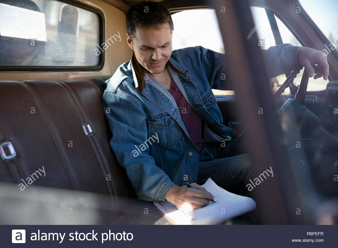 Men taking notes hi-res stock photography and images - Alamy