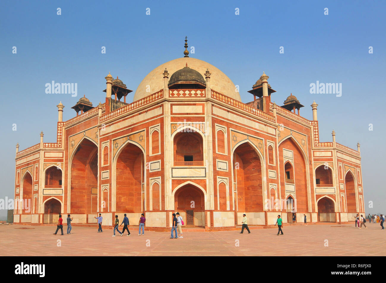 Humayun's tomb construction hi-res stock photography and images - Alamy