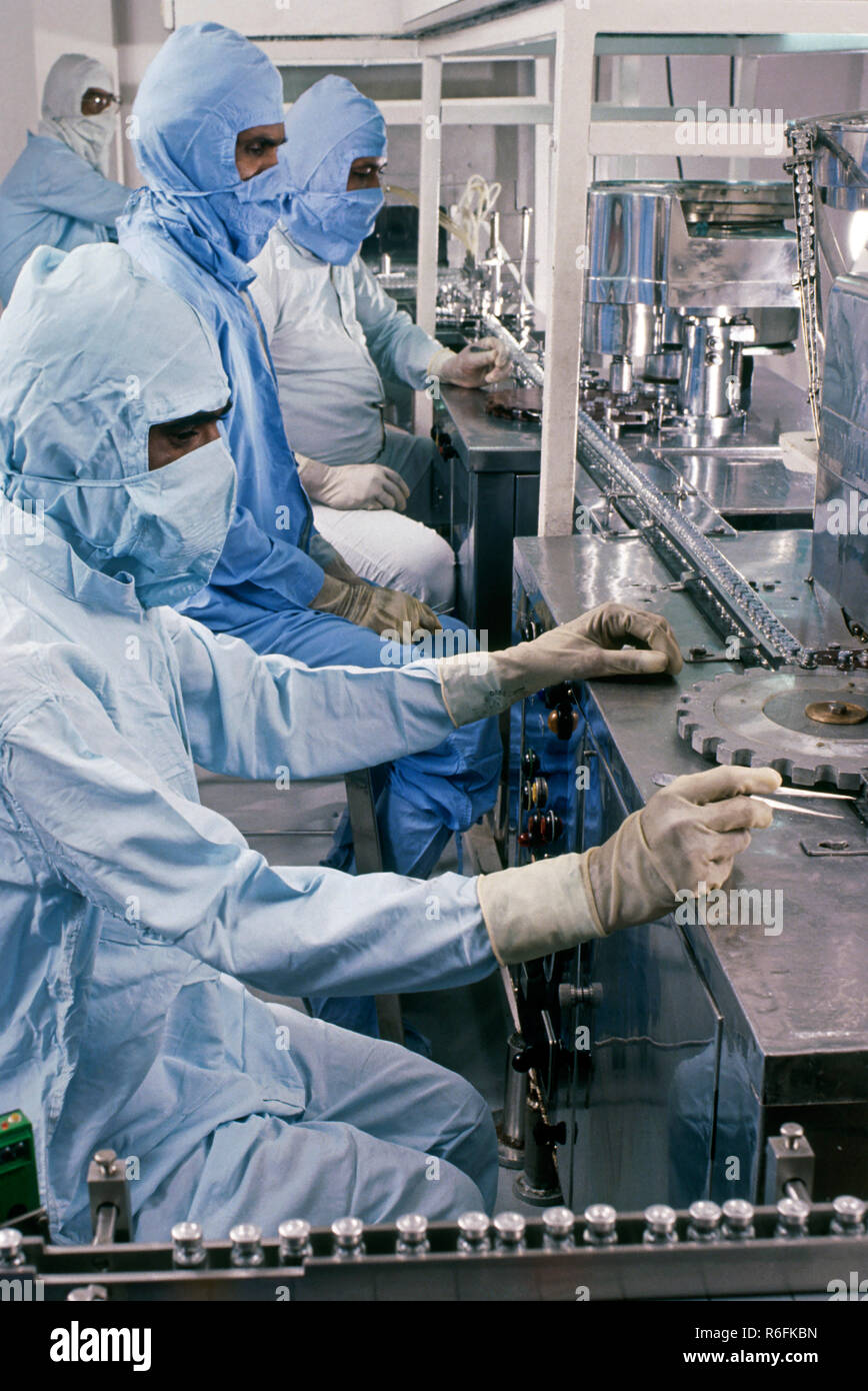 Pharmaceutical plant hi-res stock photography and images - Alamy