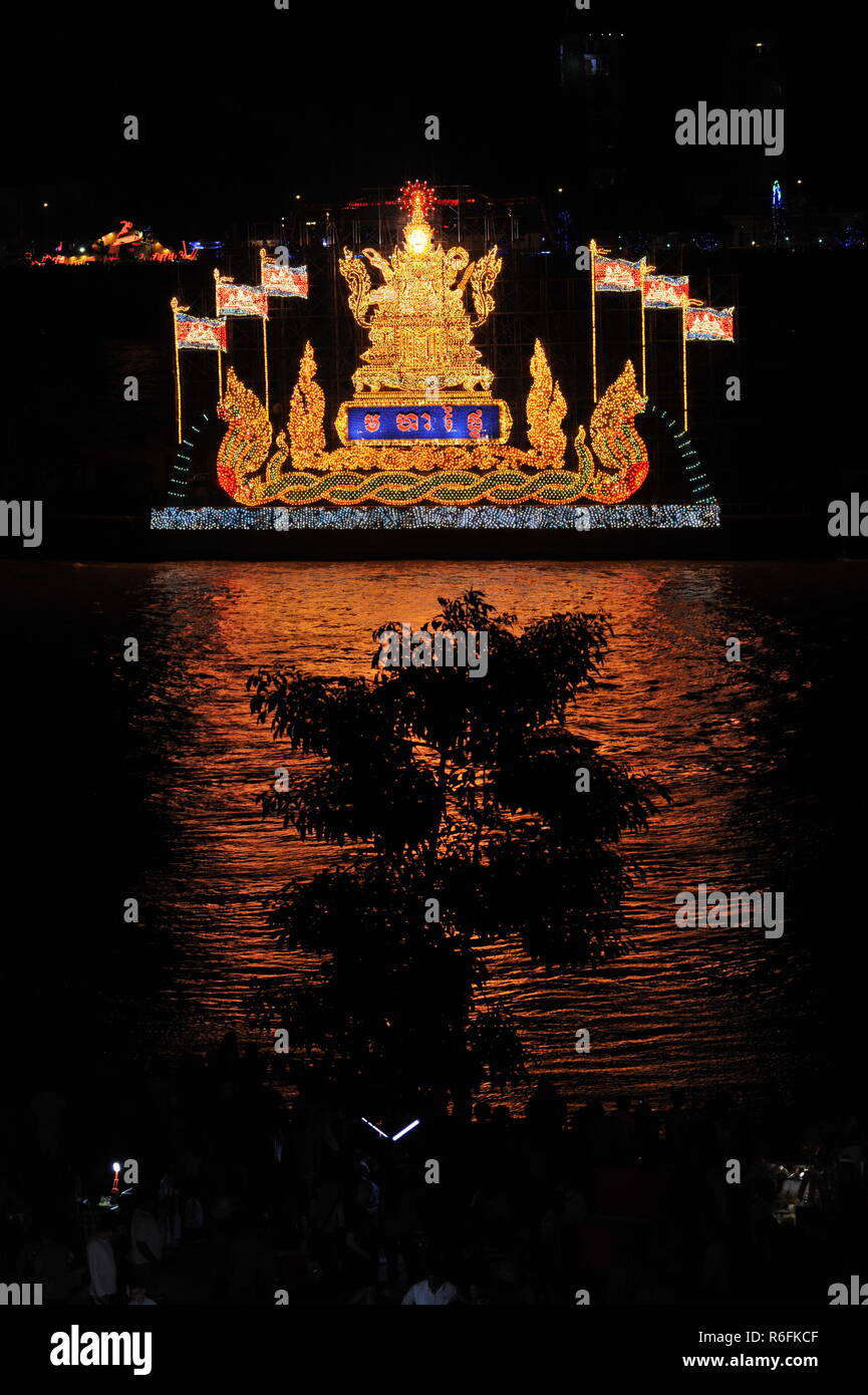 Phnom Penh celebrates Bon Om Touk, The Cambodian Water Festival. An ...