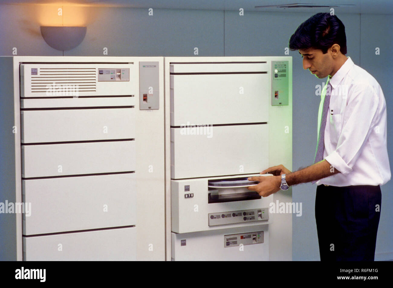 Computer operating system hi-res stock photography and images - Alamy