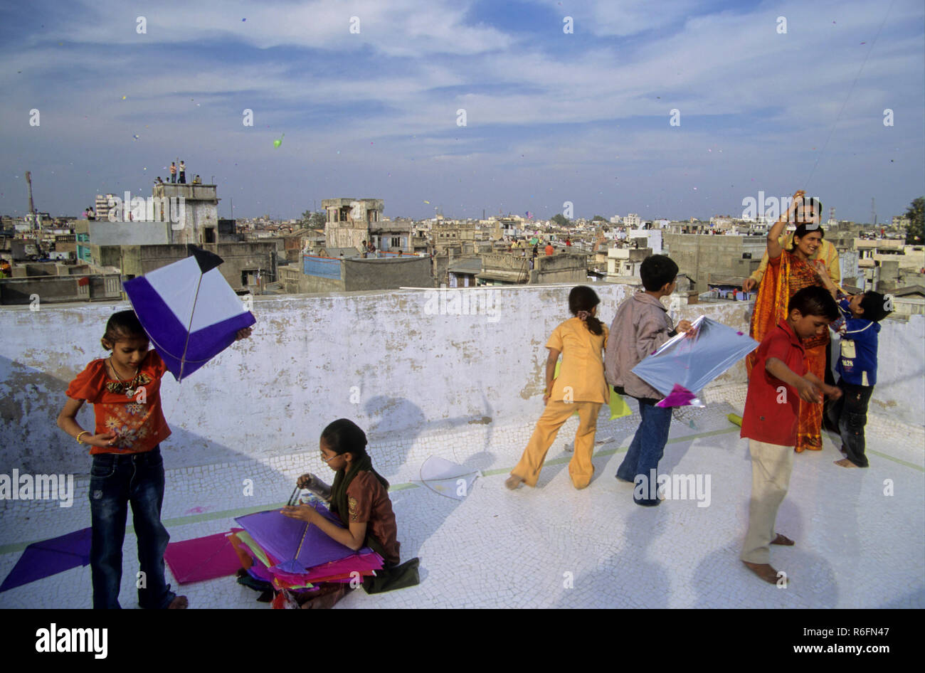 India, children, kite hi-res stock photography and images - Alamy