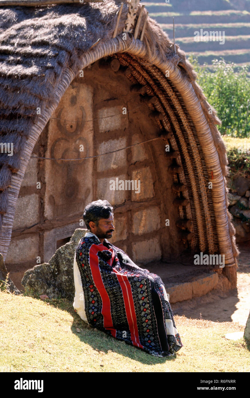 Toda tribe hi-res stock photography and images - Alamy