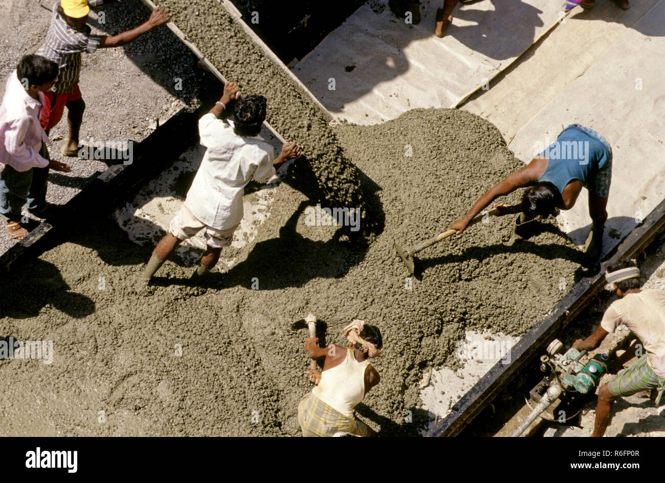 Cement workers hi-res stock photography and images - Alamy