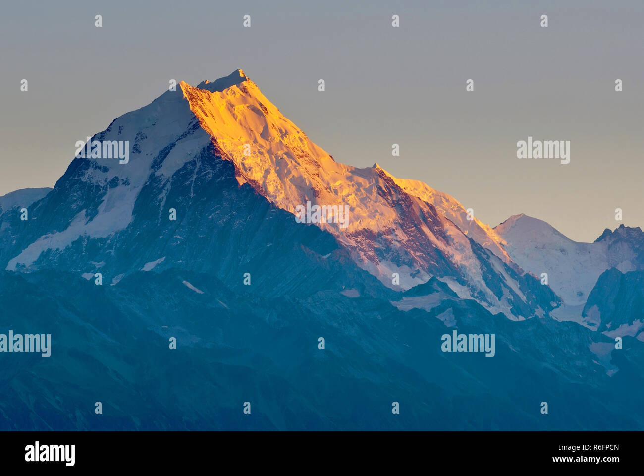 Mount Cook Summit In Aoraki Mount Cook National Park, South Island, New ...