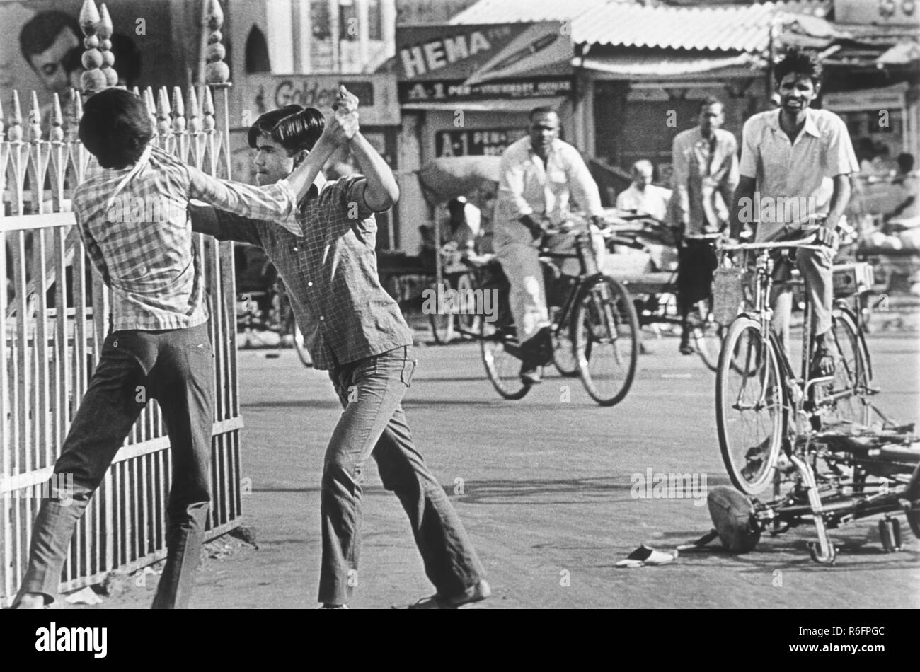 Street fight, India, old vintage 1900s picture Stock Photo - Alamy