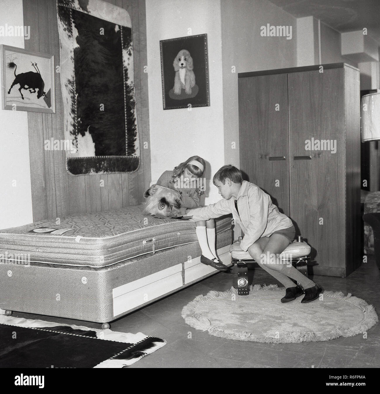 1960s decor store hi-res stock photography and images - Alamy