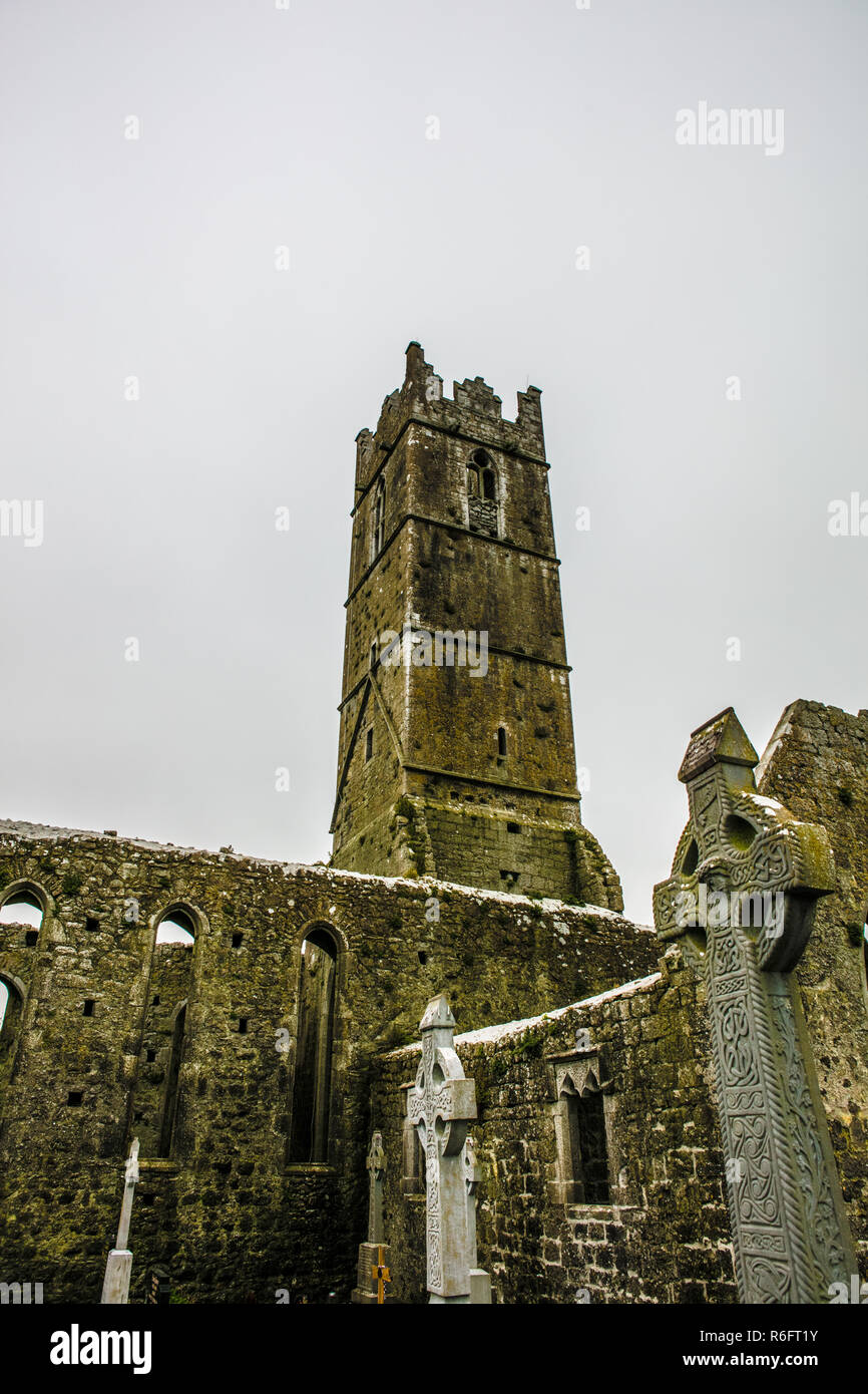 Falling down church hi-res stock photography and images - Alamy