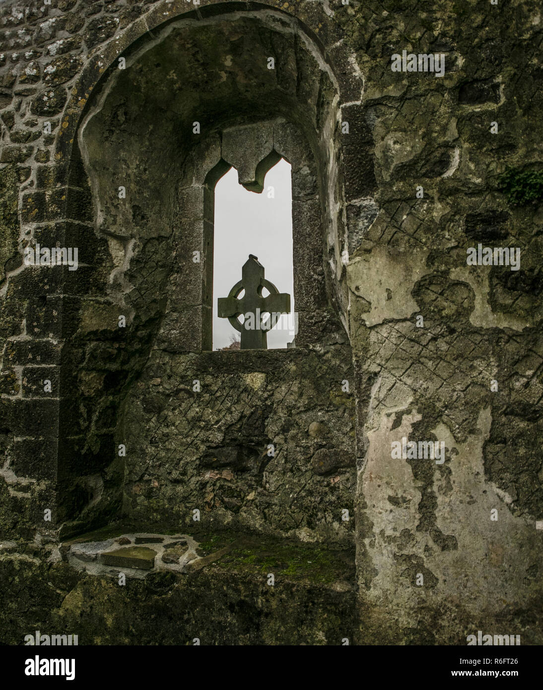 Abandoned chapel hi-res stock photography and images - Alamy