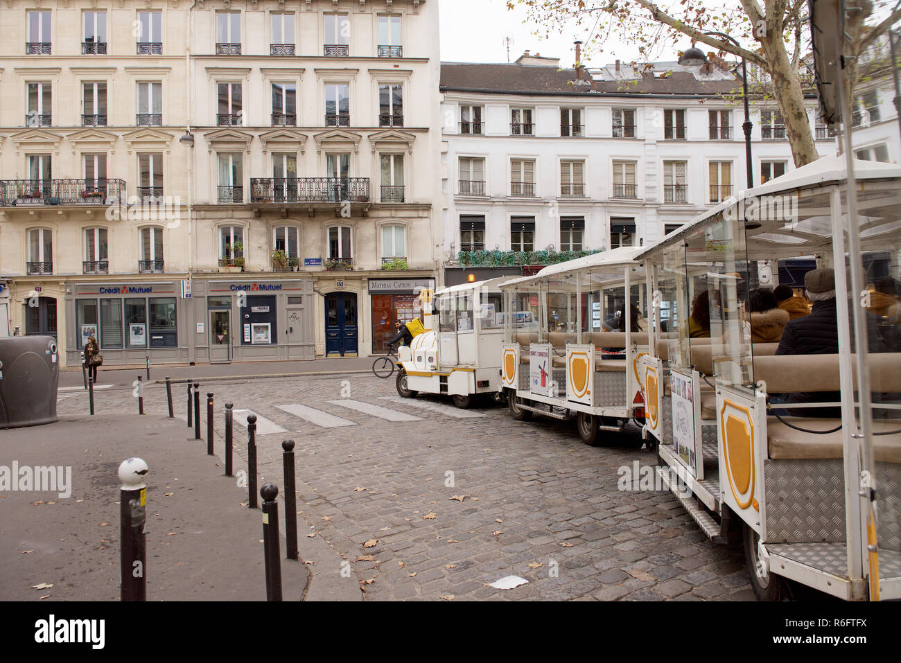 Street in the18th arrondissement of Paris, France Stock Photo - Alamy
