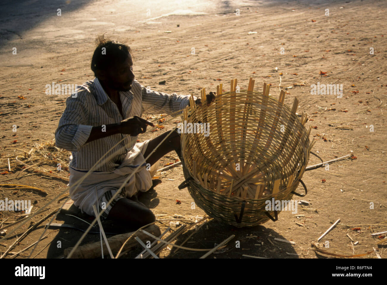 Weaving expressions hi-res stock photography and images - Alamy