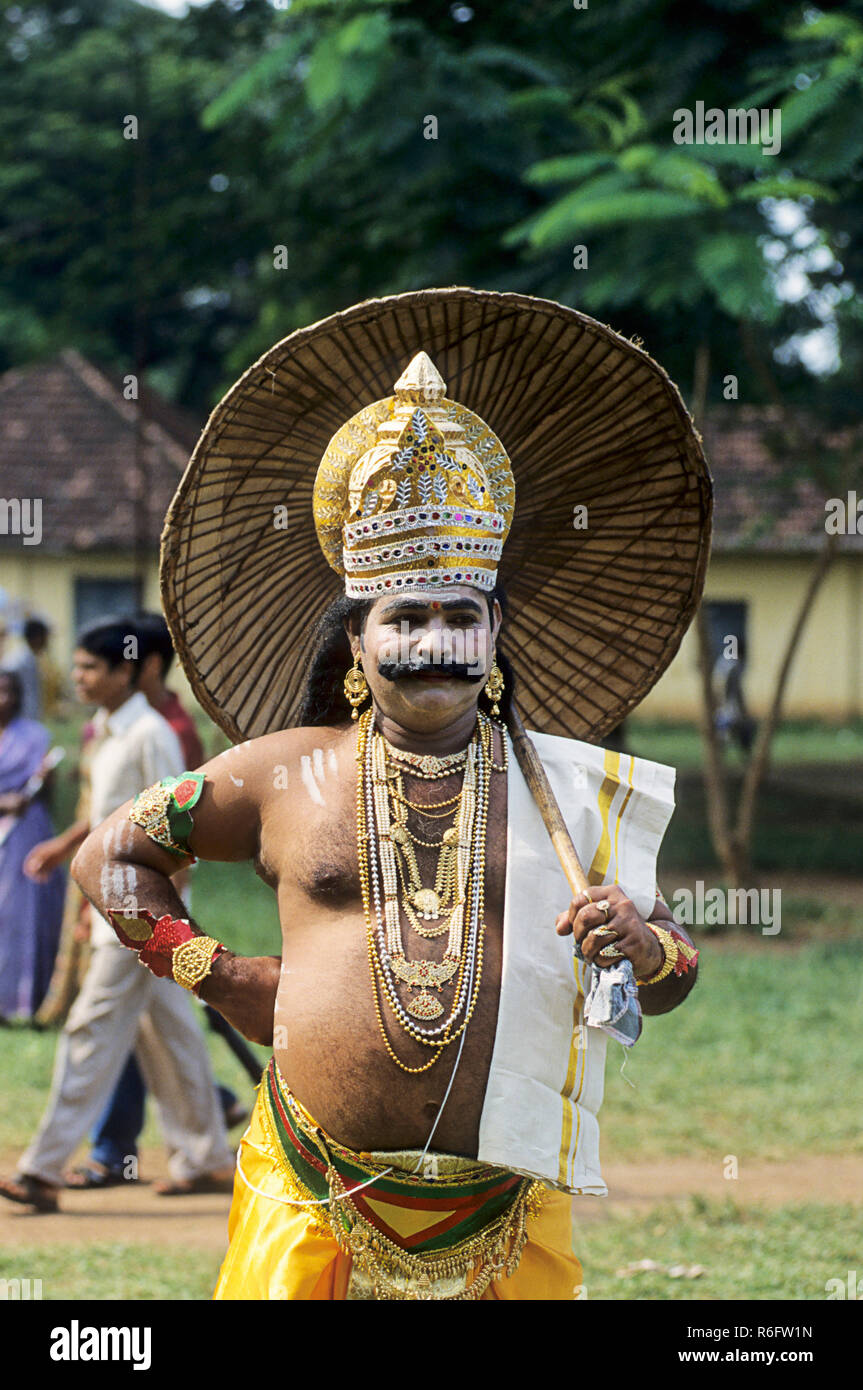 Man Onam Wearing High Resolution Stock Photography and Images - Alamy