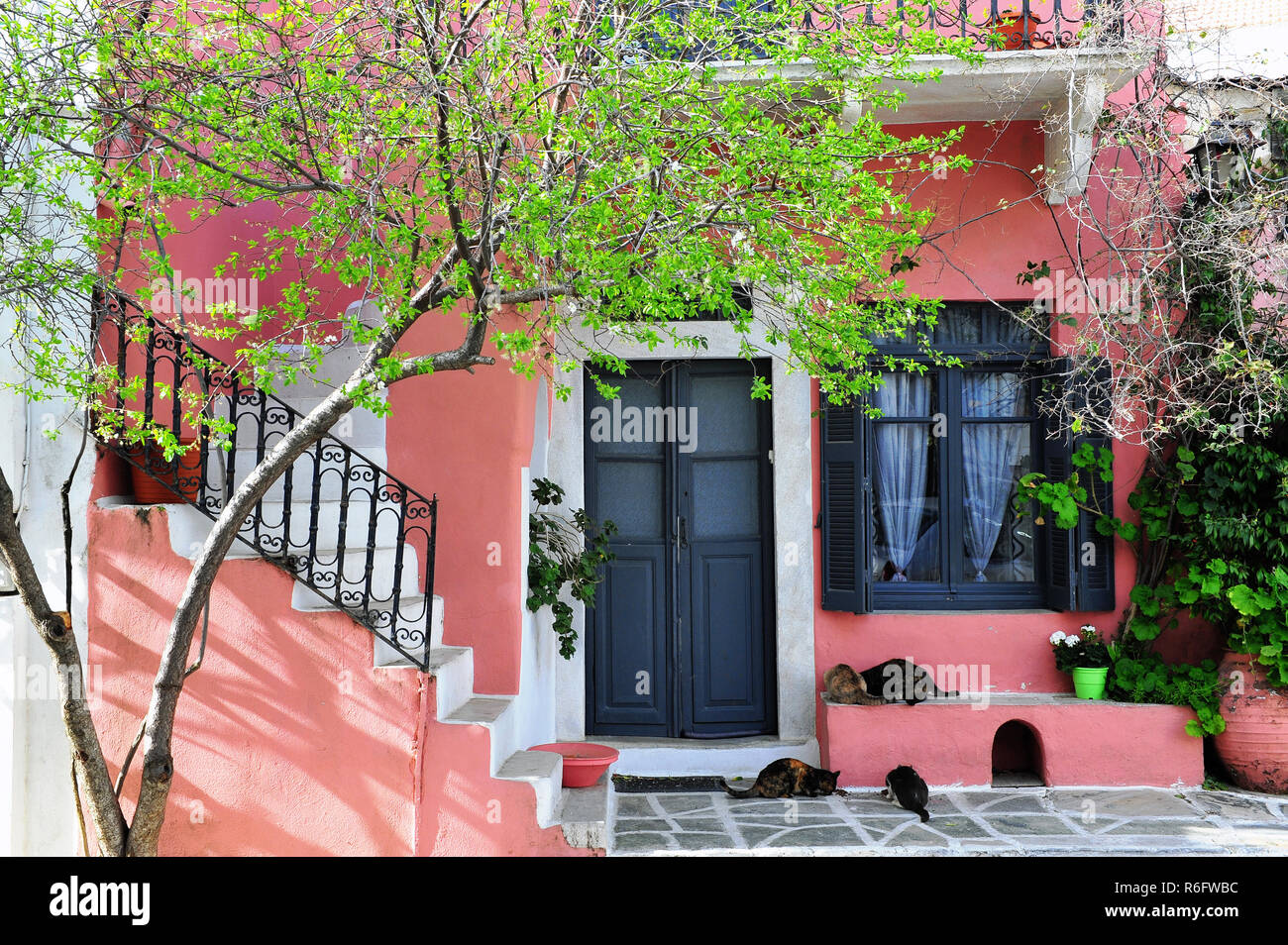 Traditional greek house hi-res stock photography and images - Alamy