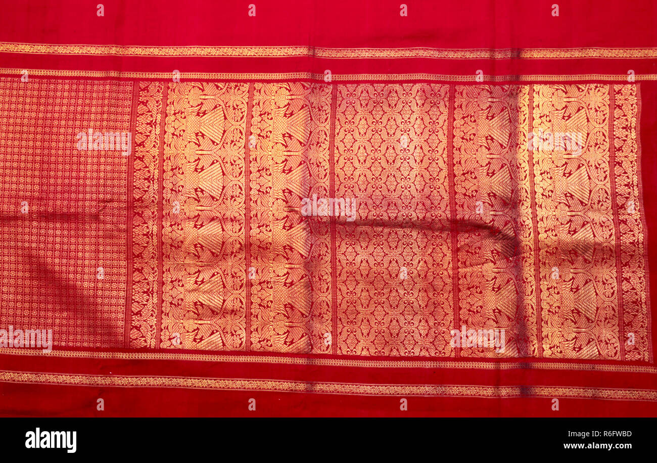 Zari work hi-res stock photography and images - Alamy