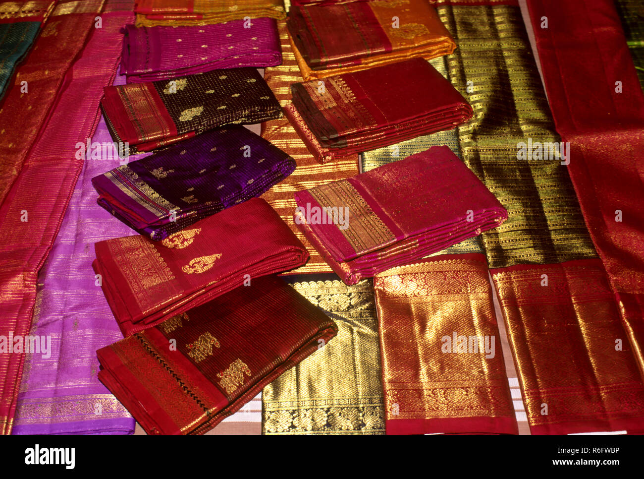 Zari hi-res stock photography and images - Alamy