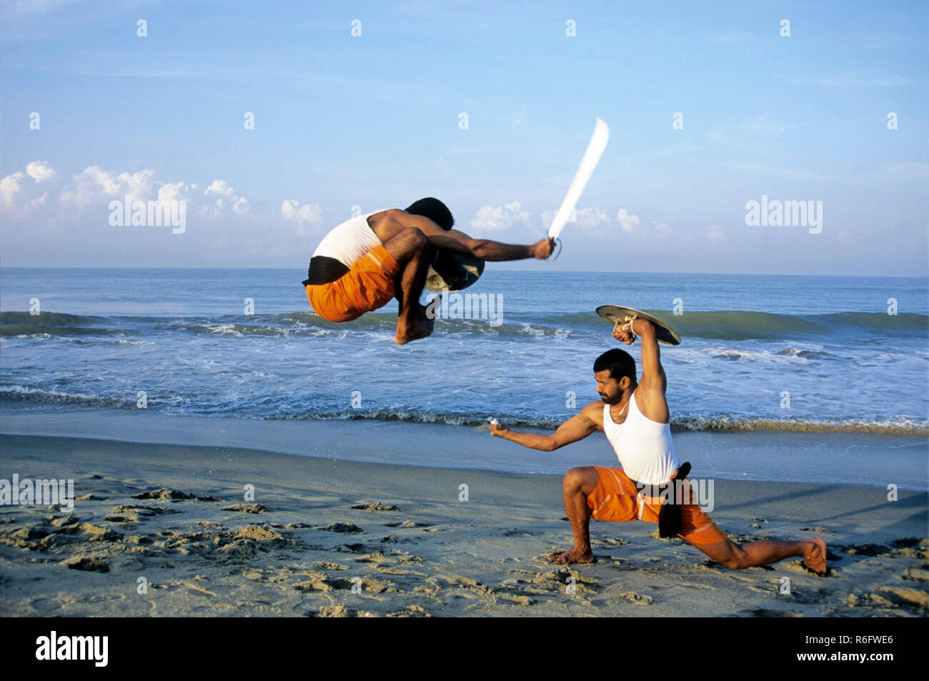Men Fighting With Swords High Resolution Stock Photography and Images ...