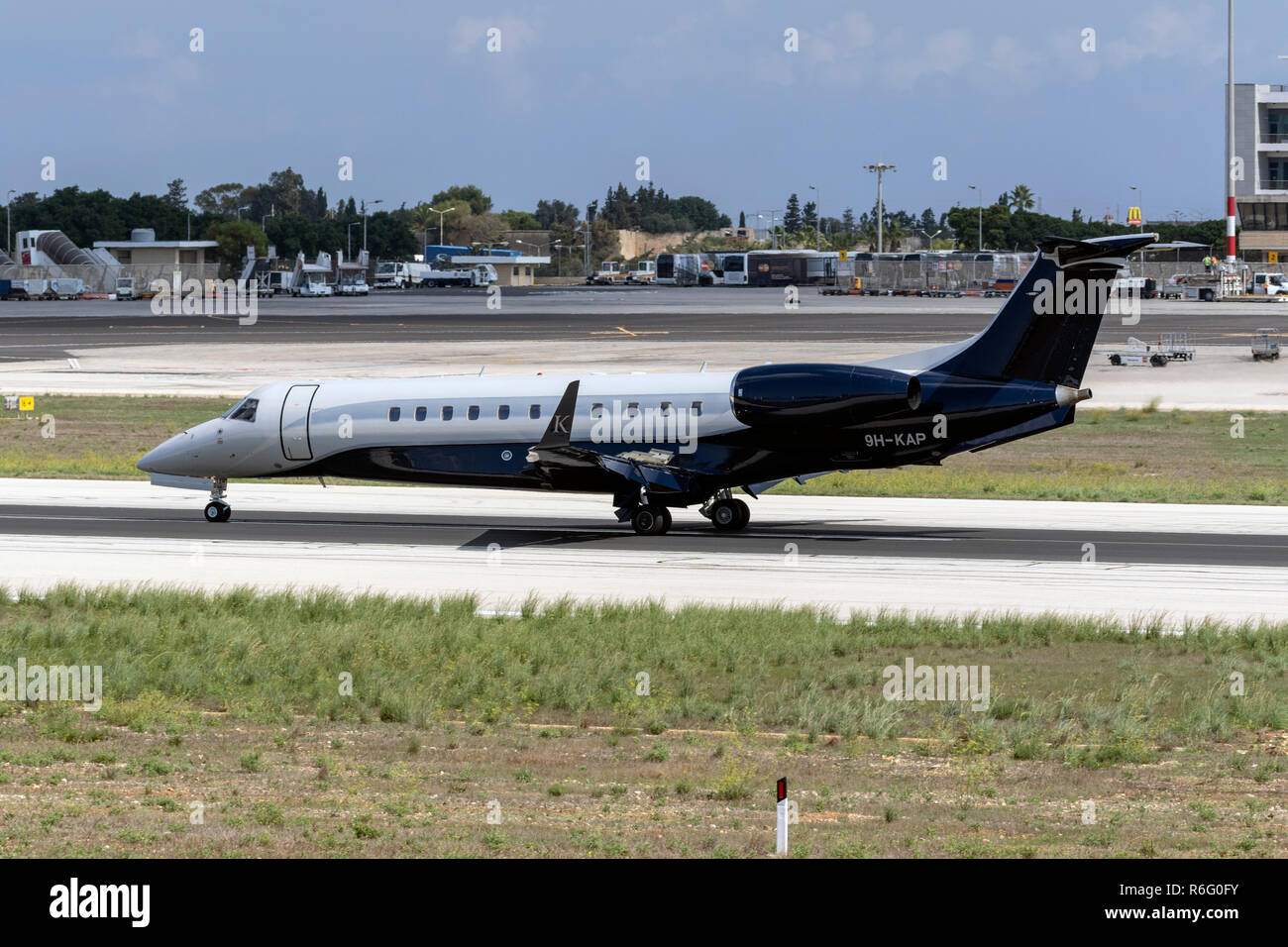 Embraer legacy hi-res stock photography and images - Alamy
