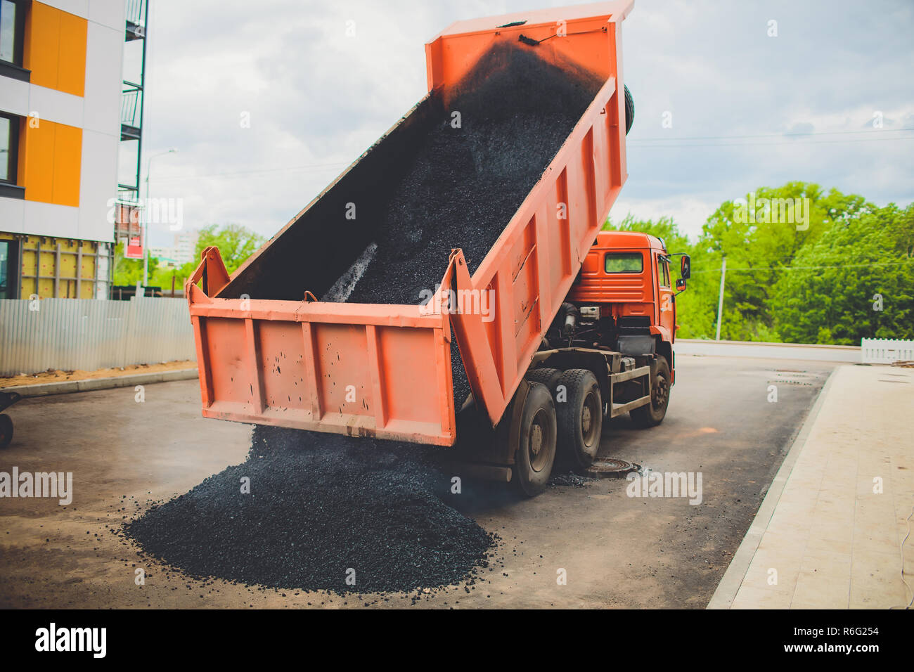Asphalt Paving Truck High Resolution Stock Photography and Images - Alamy