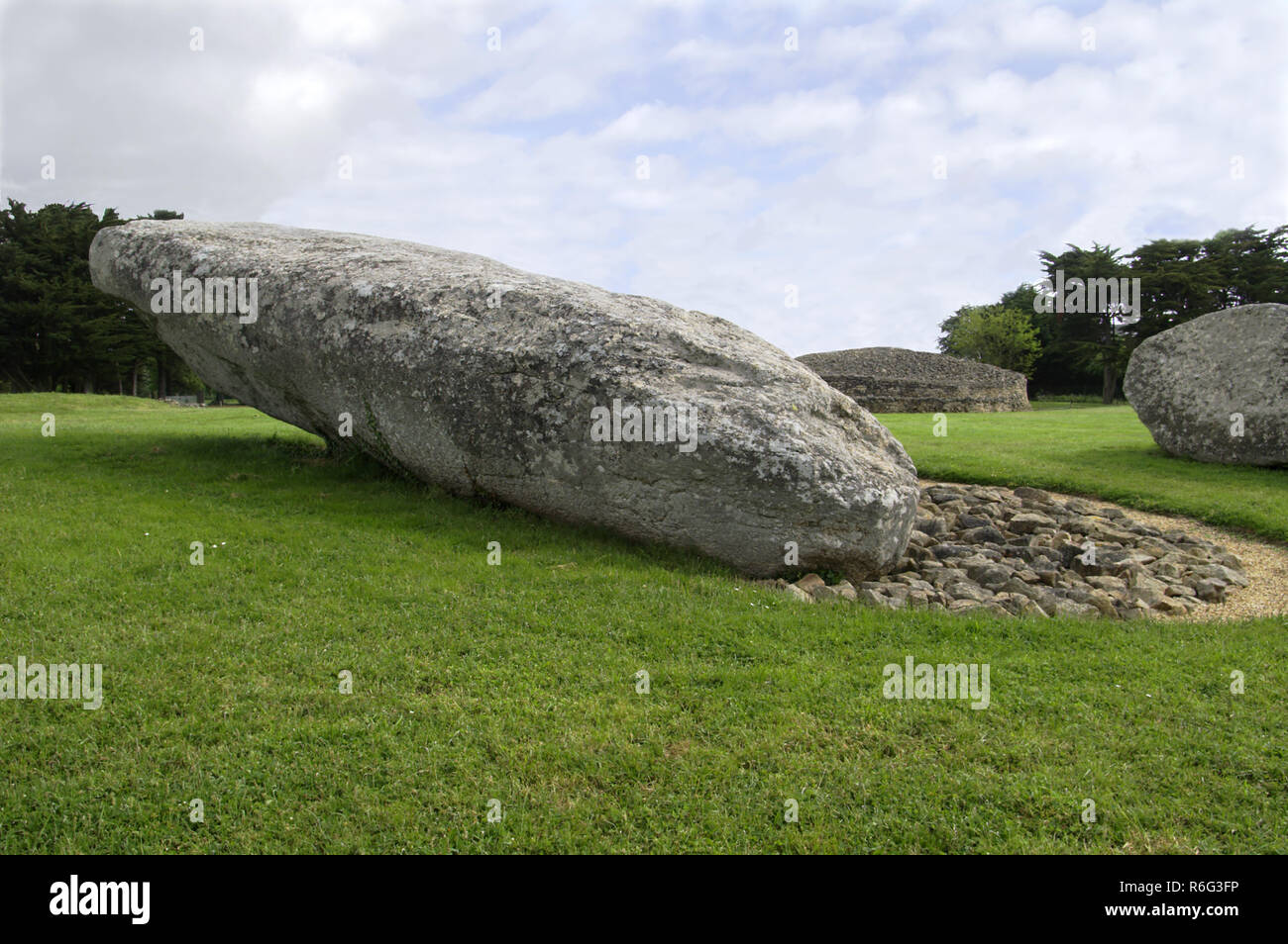 Photographs of stone age monuments hi-res stock photography and images ...