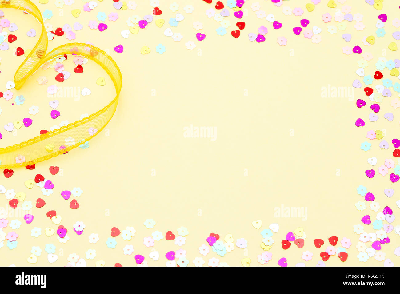 Ornate heart picture frame hi-res stock photography and images - Alamy