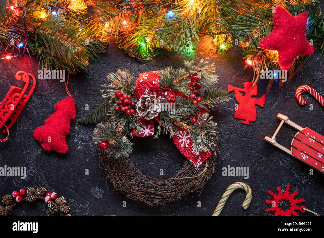 Christmas background with wreath. Top view Stock Photo - Alamy