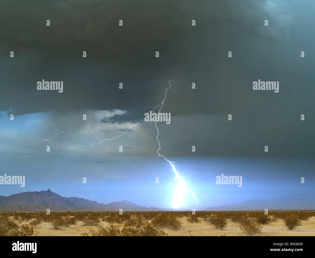 Lightning in the sky. Electric discharges in the sky Stock Photo - Alamy
