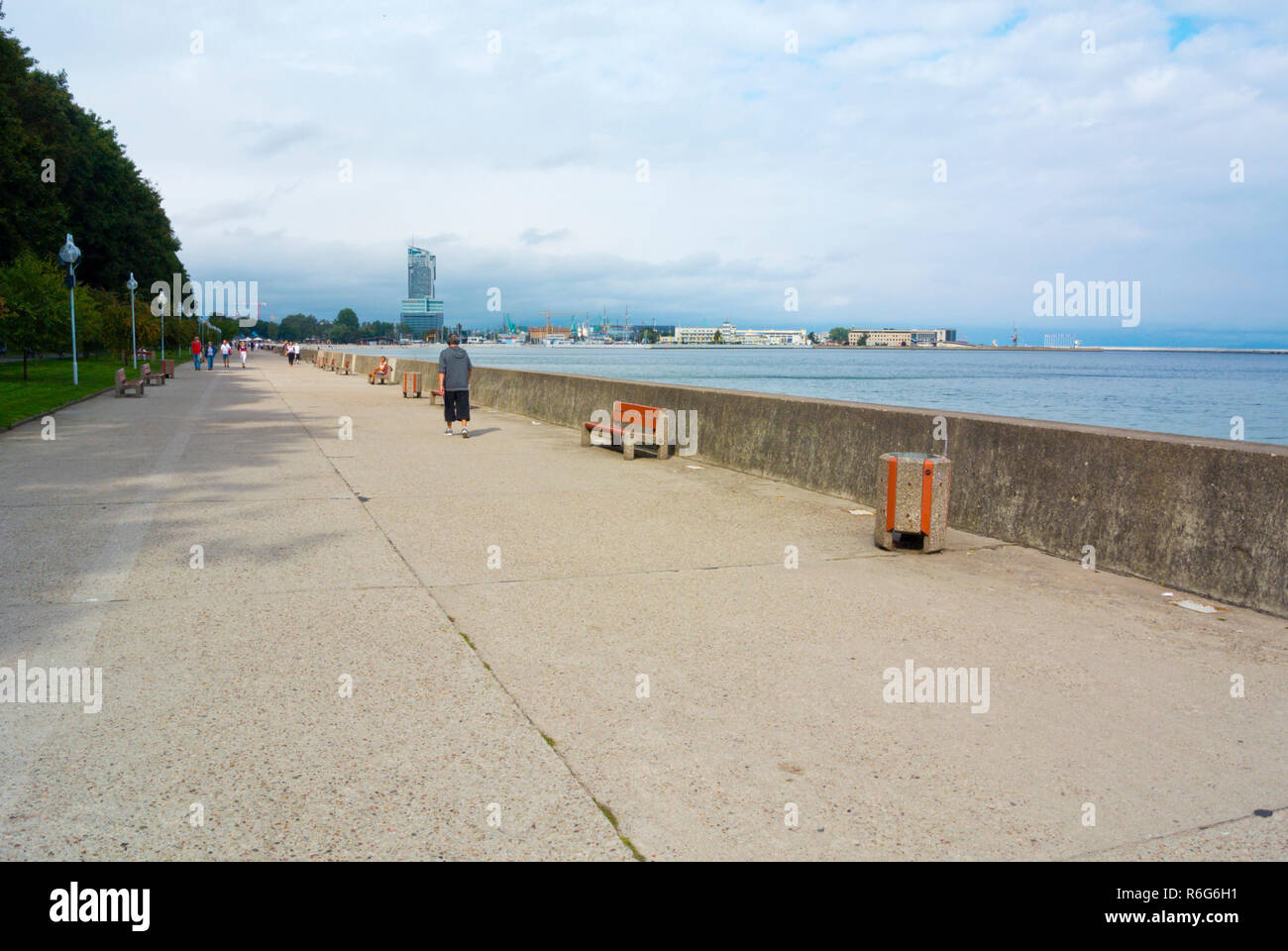 Seaside promenade hi-res stock photography and images - Alamy