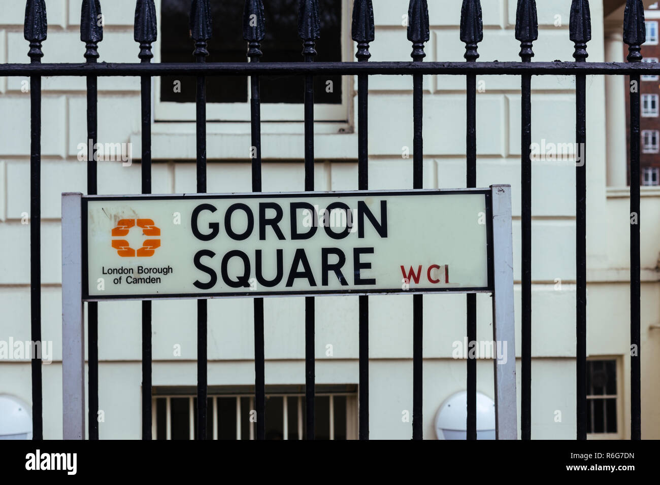 Gordon square district hi-res stock photography and images - Alamy
